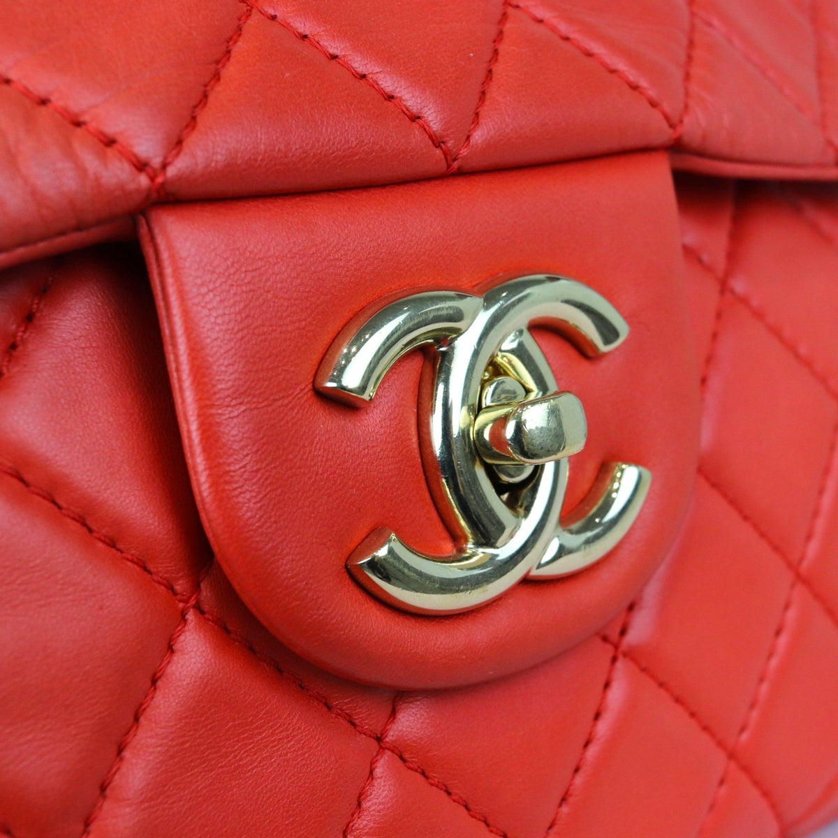 Chanel Maxi XL Flap: Effortless Chic at LeidiDonna Luxe Inc ...